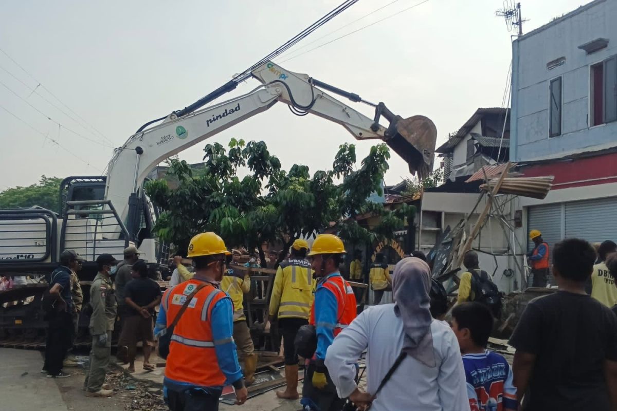 Weekly Highlights: Bandung Clears Illegal Buildings, Government Shuts ...